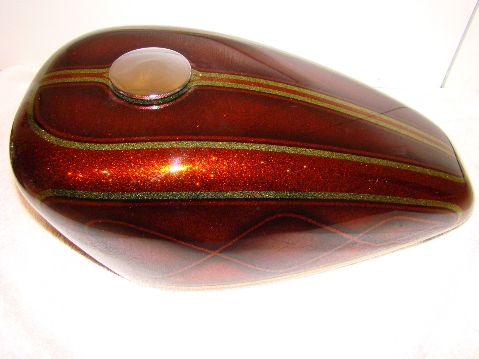 Cycle Vintique: Metal Flake Peanut Tank