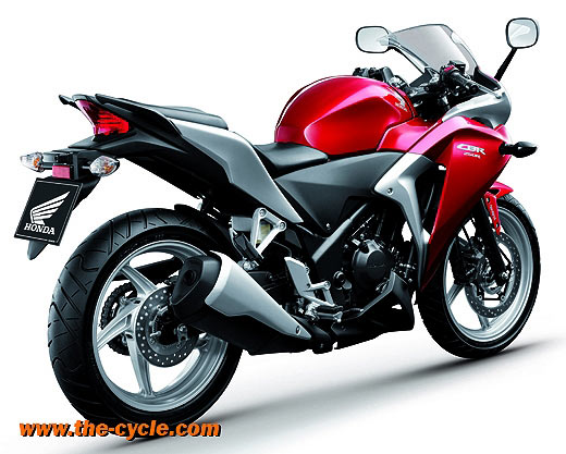 Road to Success: HONDA CBR 250 PESAING KAWASAKI NINJA 250 RR