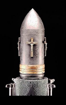 Amazing Pics: Amazing Sculptures Made With Guns And Bullets Part 2