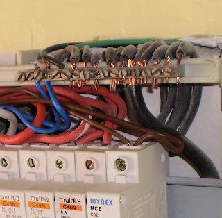 Electrical Installation Wiring Pictures: 1-Phase ELCB Connection Pictures