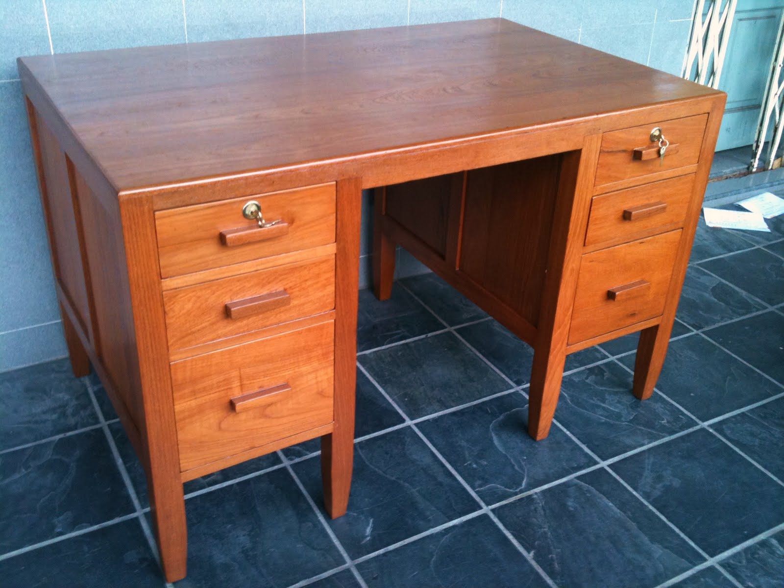 WAITING FOR VINTAGE AND THE LATEST FINDS AT SECOND CHARM | Ashley Furniture