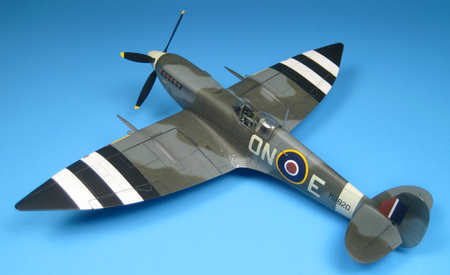 Roys Rants: Spitfire HF VII in 1/72. Part 6 of 6