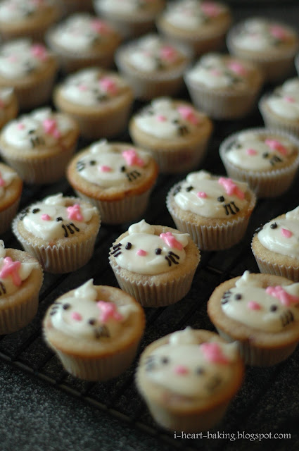 i heart baking!: hello kitty mini cupcakes