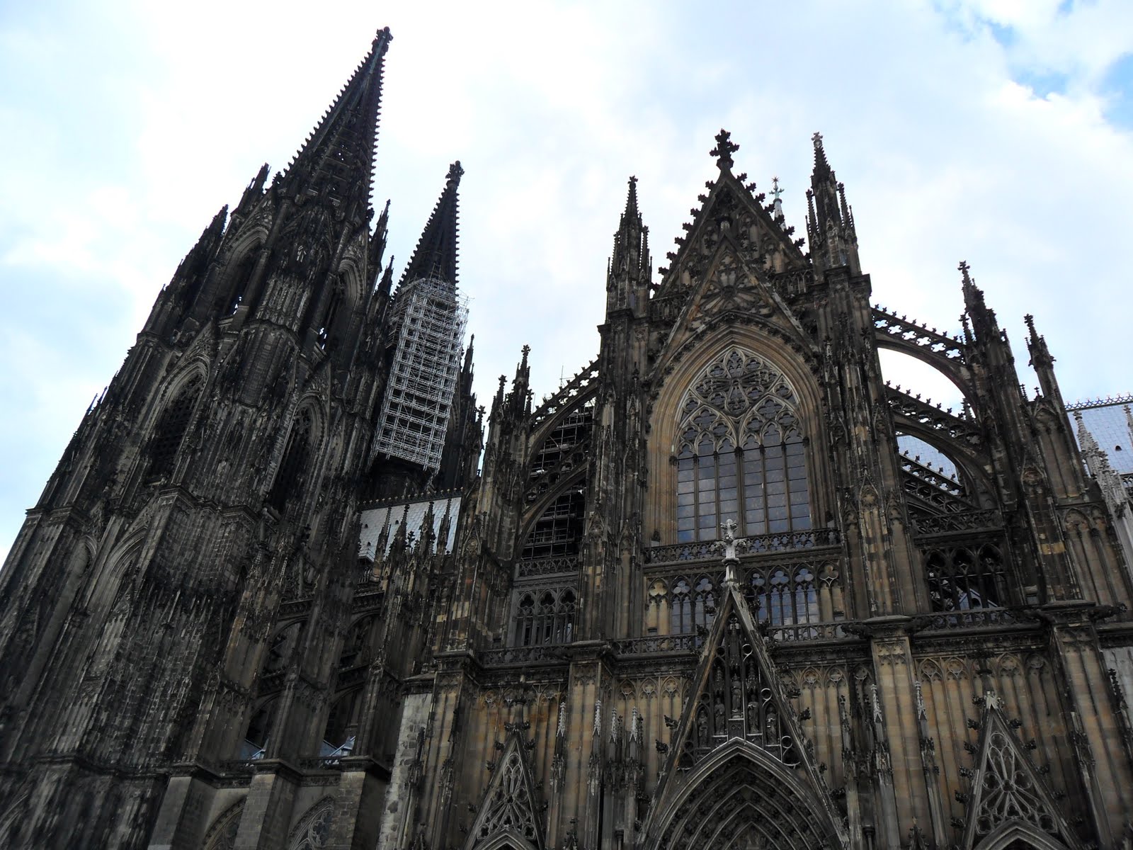 Yayie Covers and Vlogs: Cologne, Germany : The Famous Cathedral and a ...