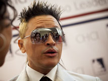 JOSEPH CACERES: ELVIS CRESPO CAMBIA DE "LOOK"