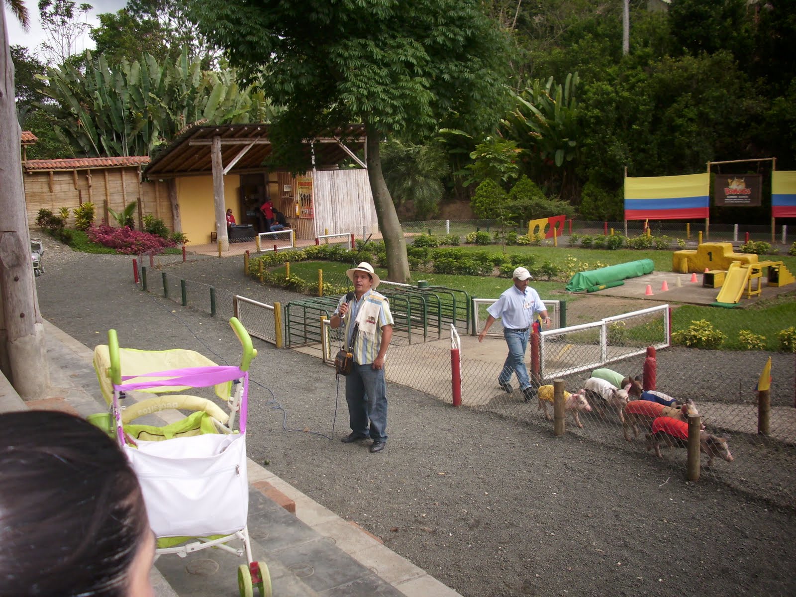 MUNDOMAGICO: Parque Panaca. Armenia Colombia