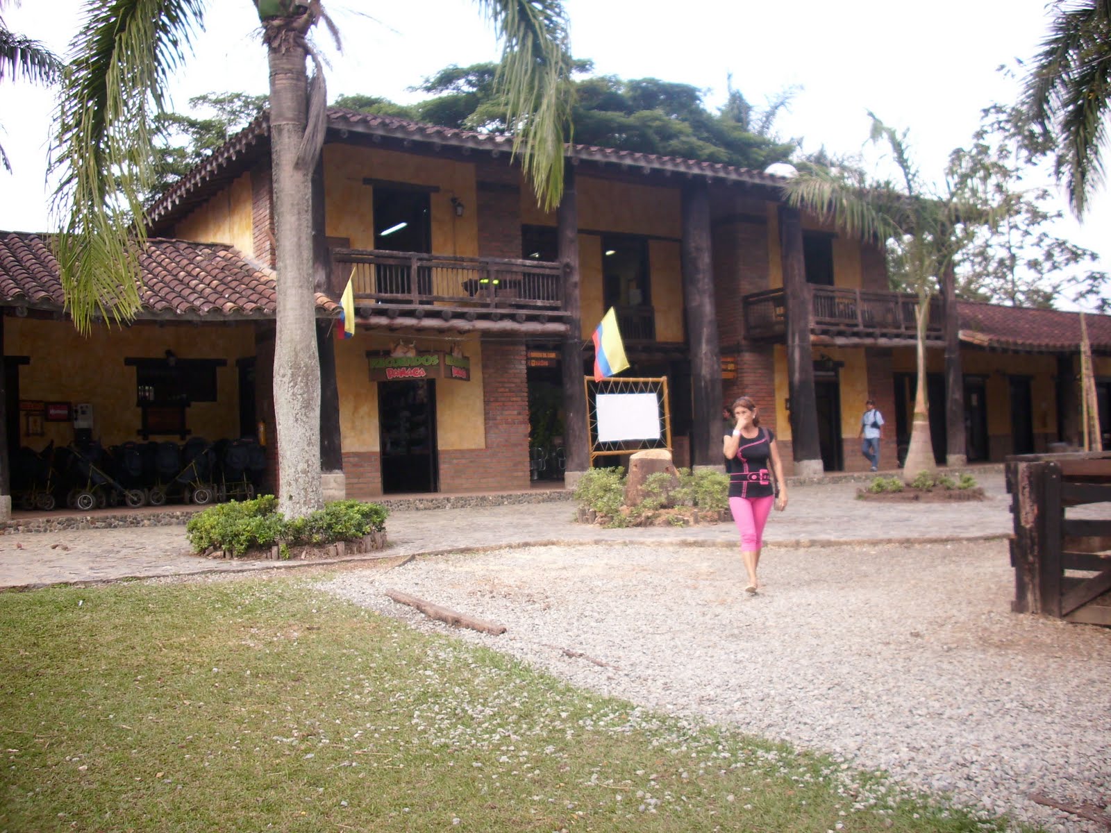 MUNDOMAGICO: Parque Panaca. Armenia Colombia