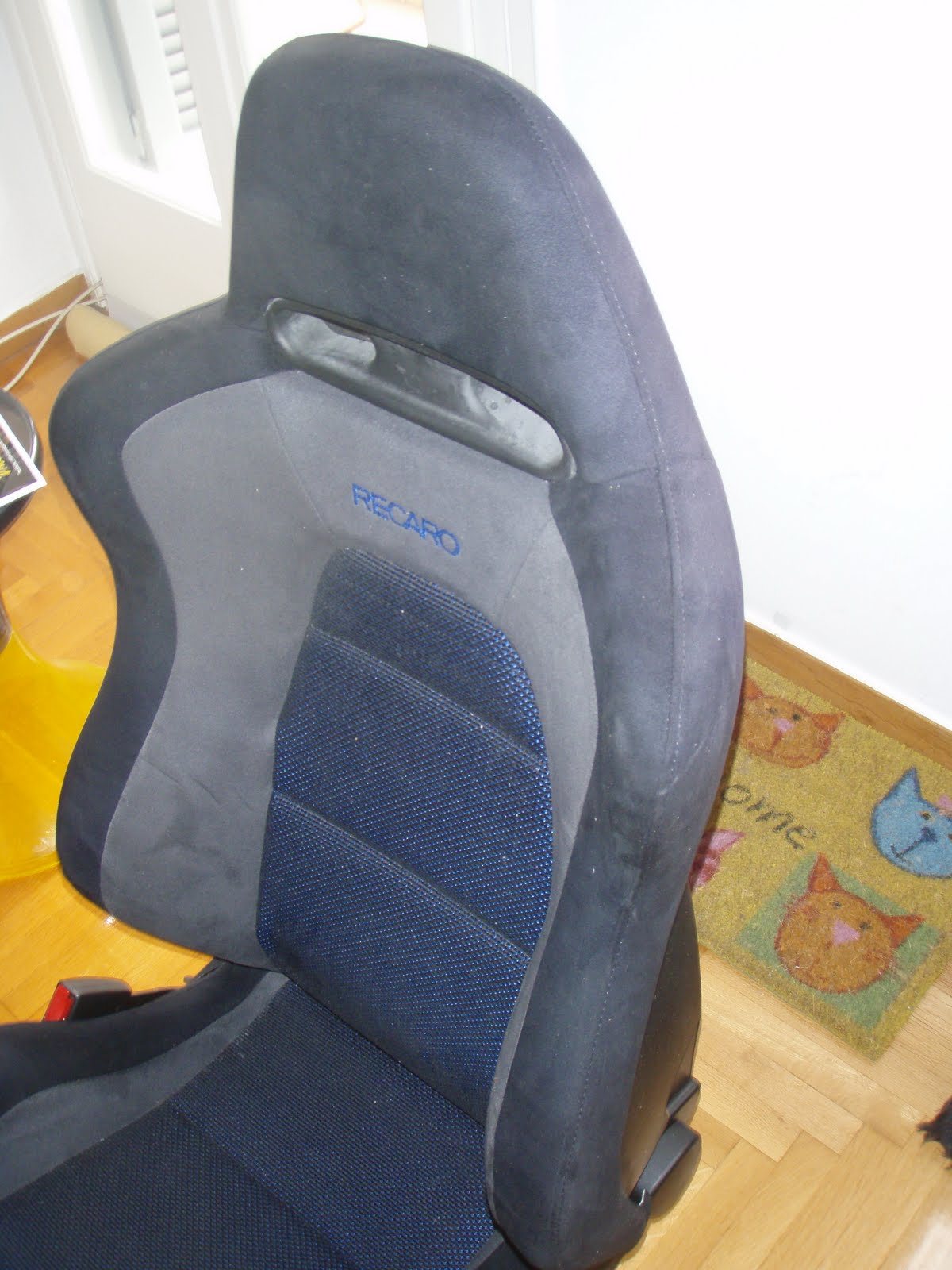 JDMbits: New Arrival: Recaro Evo7 GSR Seats!
