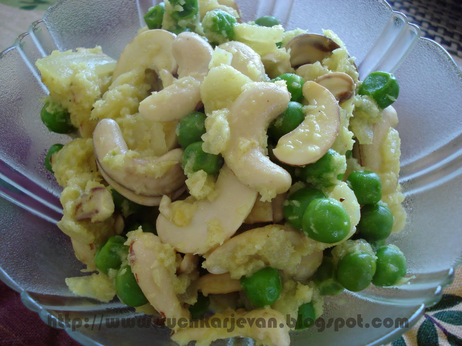 रुचकर जेवण: Olya Kajuchi Usal