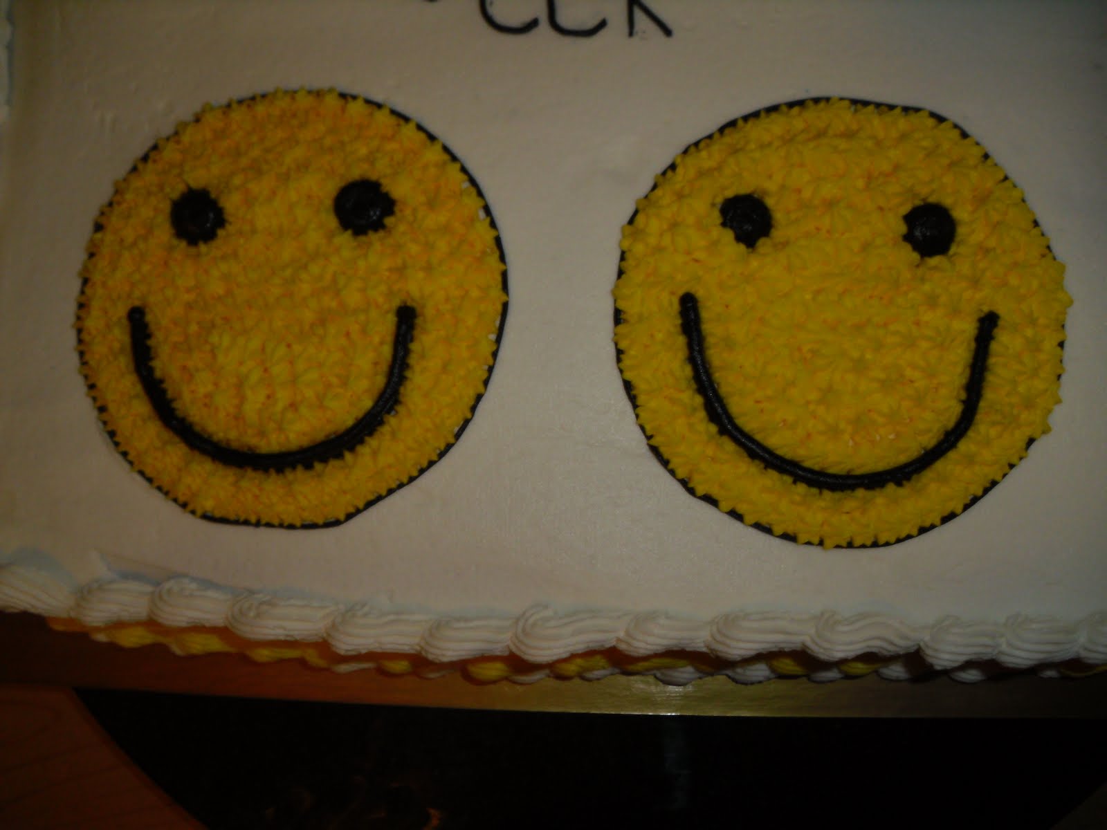 Cake Designs by Steph: Smiley Cake!