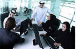 * خليجية *: How do business women dress in the UAE
