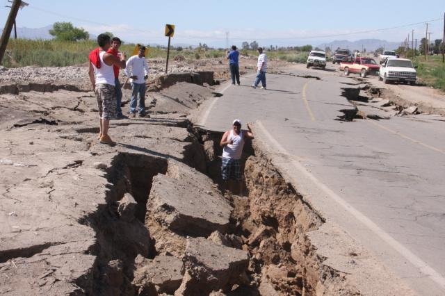 Arizona Geology: Earthquake road damage, Highway 5 south of Mexicali