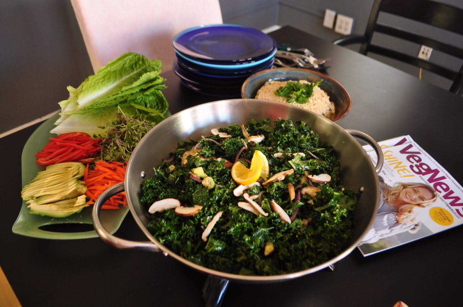 Café VegNews: Raw Lunch with Kris Carr