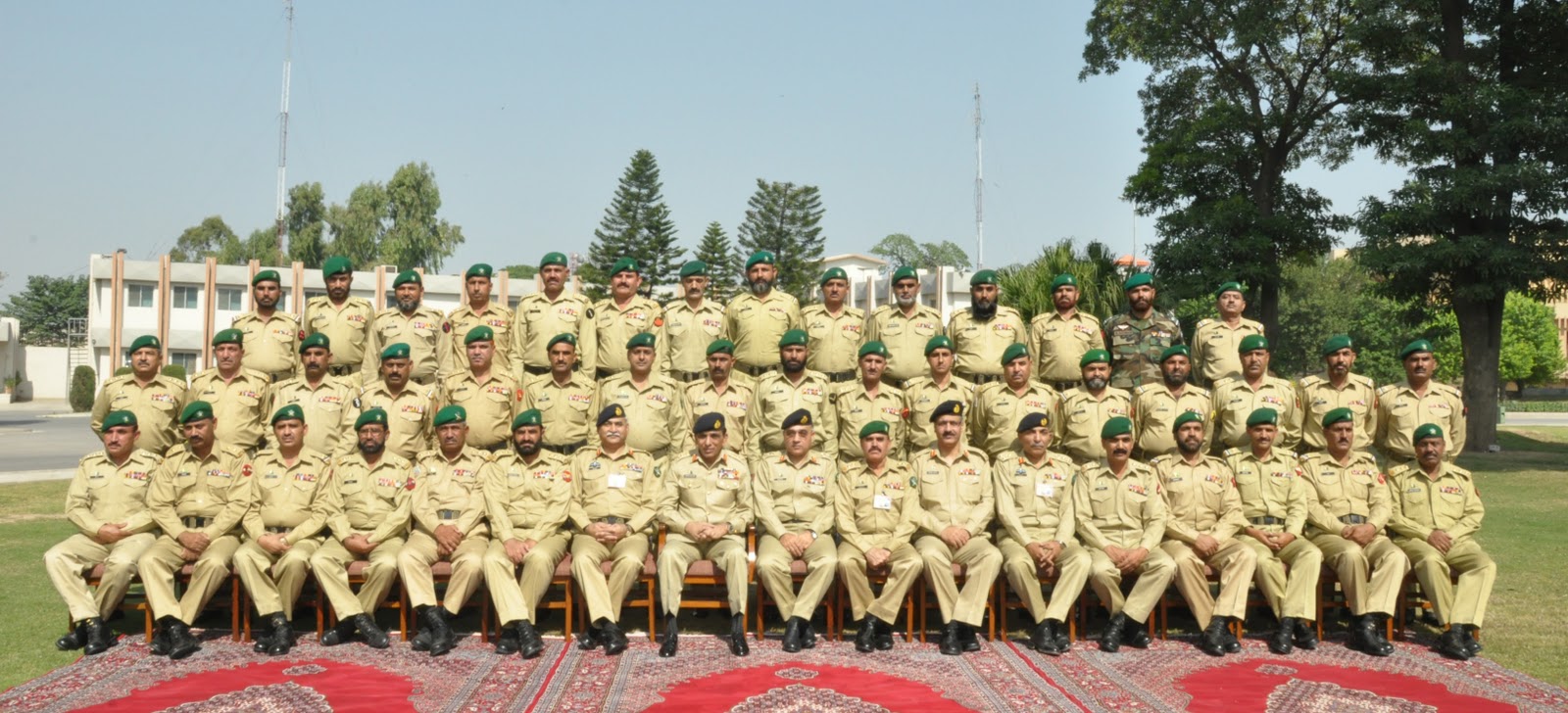 pakarmyfanpage: General Ashfaq Parvez Kayani interacted with the Army ...