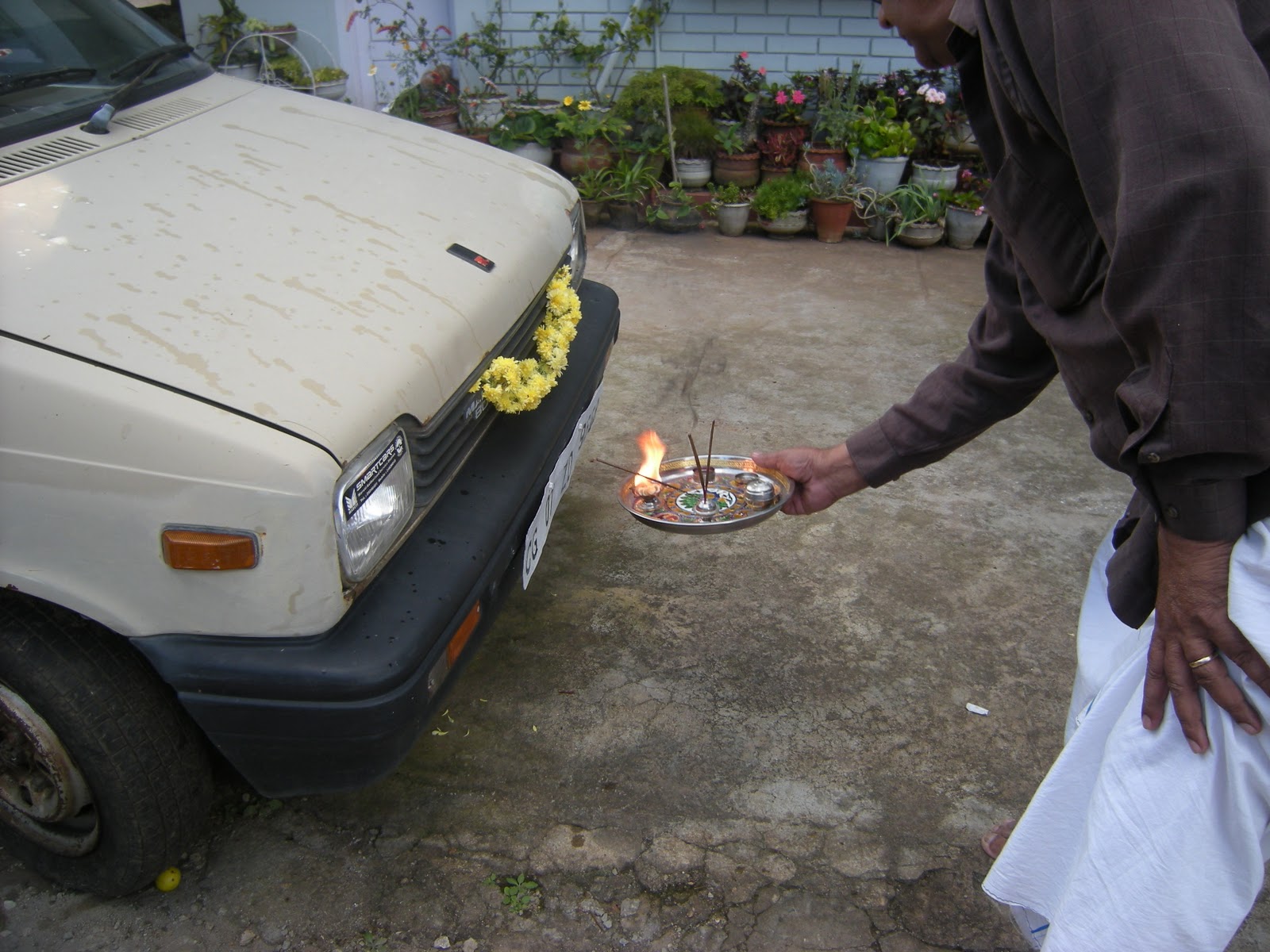 Retirement Journey to India: Car puja on Vijaya Dashami