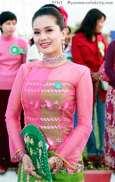 Myanmar Actresses' Fashion at 2007 Myanmar Film Academy Award Ceremony 4