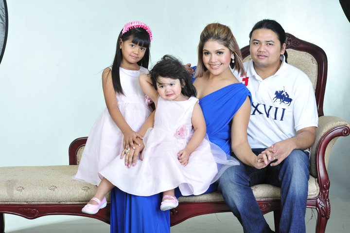 Myanmar Former Model Girl, Smile's Family Photos | Myanmar Celebrity ...