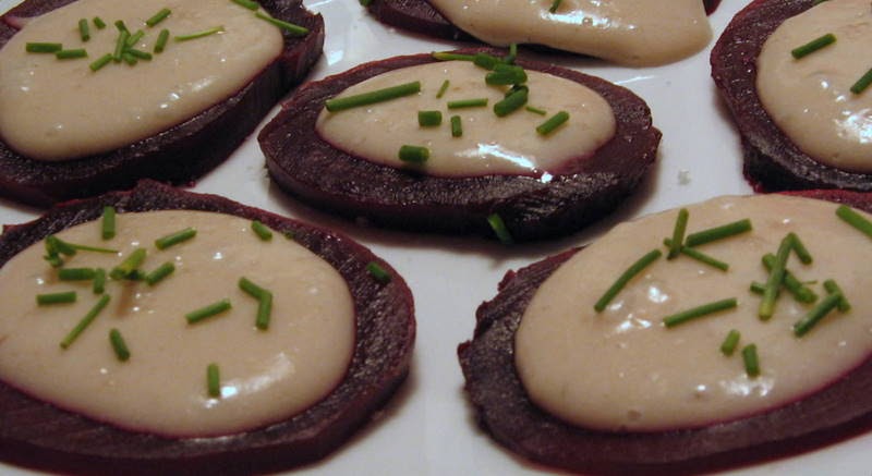 Bolli's Kitchen: Carpaccio des betteraves rouge avec une sauce aux ...