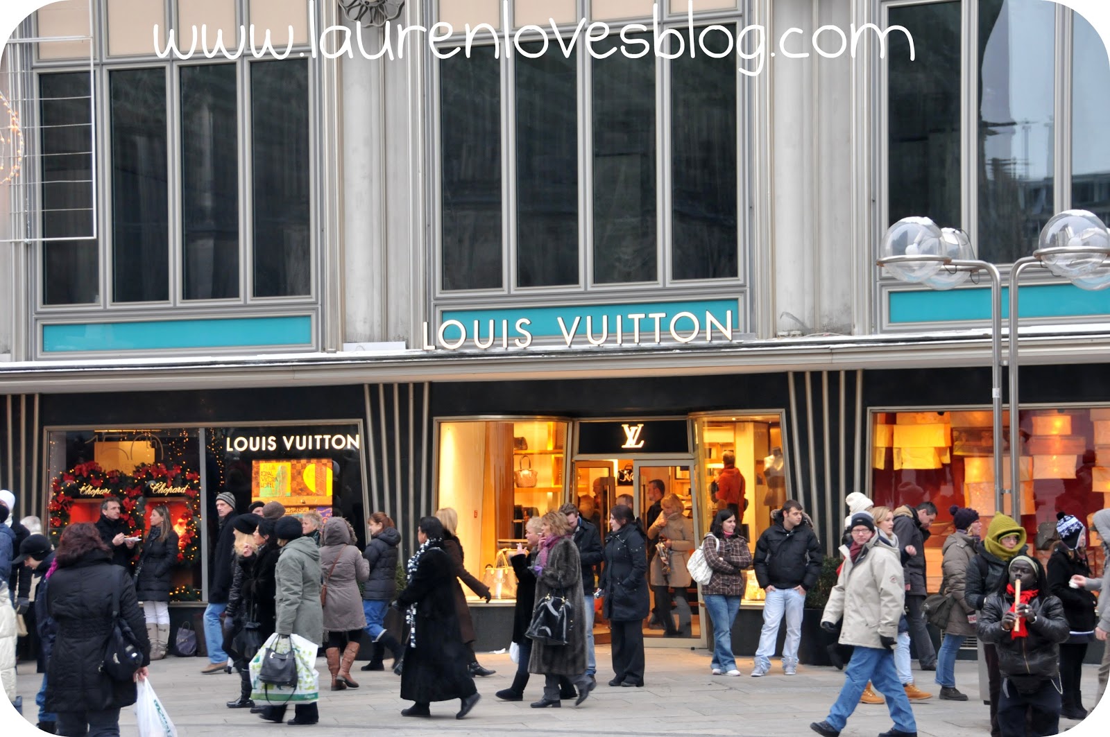 Louis Vuitton On The Beach Cologne Cathedral | semashow.com