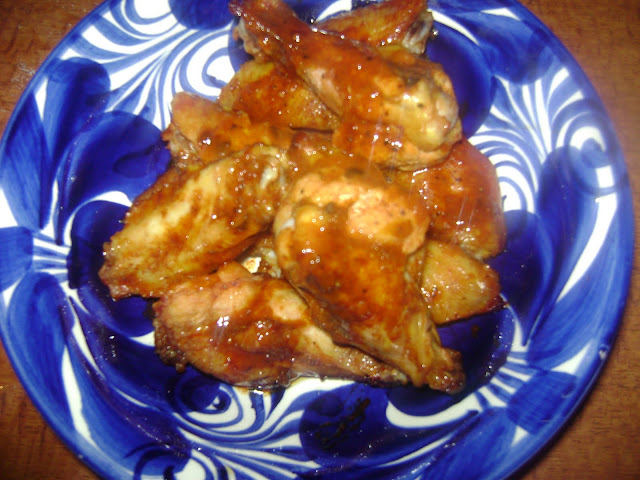 Saucy and Spicy Valentina Chicken Wings - La Cocina de Leslie