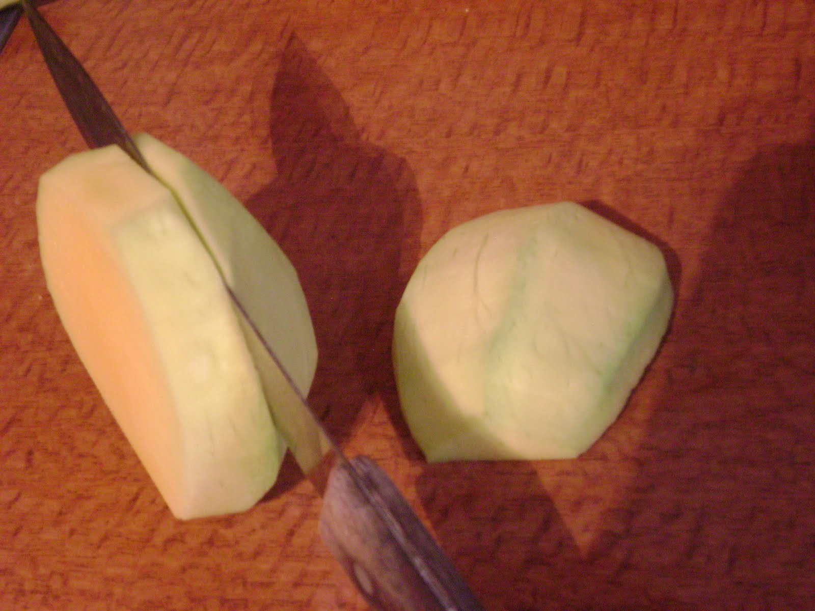 How to Peel & Slice a Mango - La Cocina de Leslie