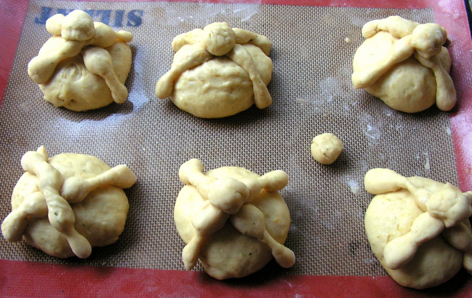 Mangio da Sola: Pan de muertos and GREAT NEWS!