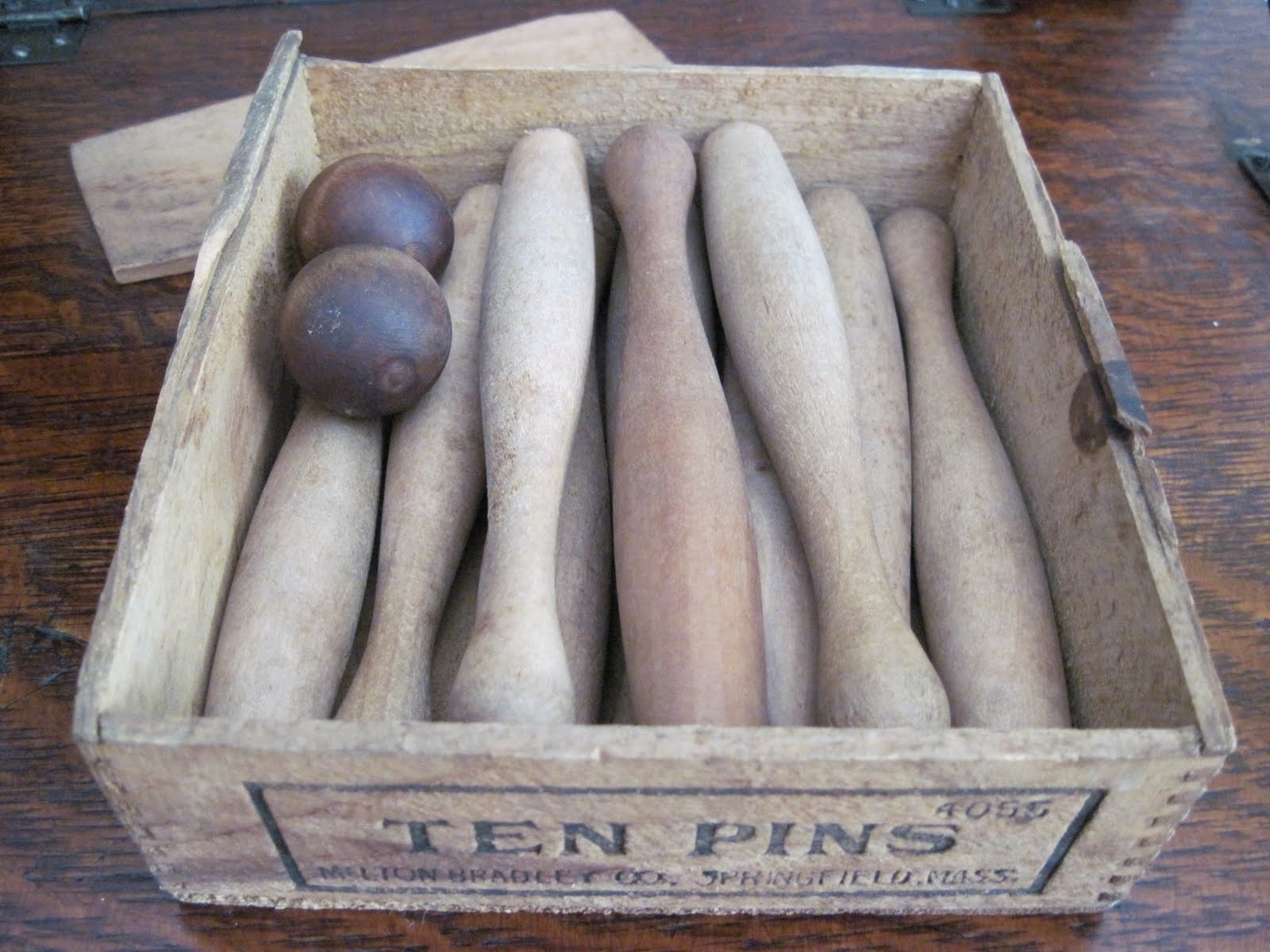 Tracy's Toys (and Some Other Stuff): Antique Milton Bradley Ten Pins Set