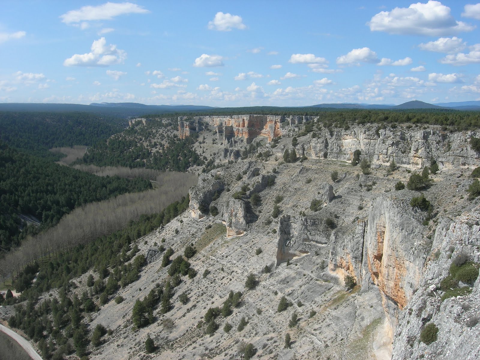 Hacinas y el Cañón del Río Lobos / Castilla la Vieja