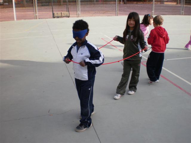 PES CEIP ALCES: JUGAMOS CON LOS SENTIDOS: "BURRITOS GUIADOS con 2ºB"