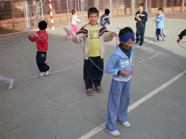 PES CEIP ALCES: JUGAMOS CON LOS SENTIDOS: "BURRITOS GUIADOS con 2ºB"