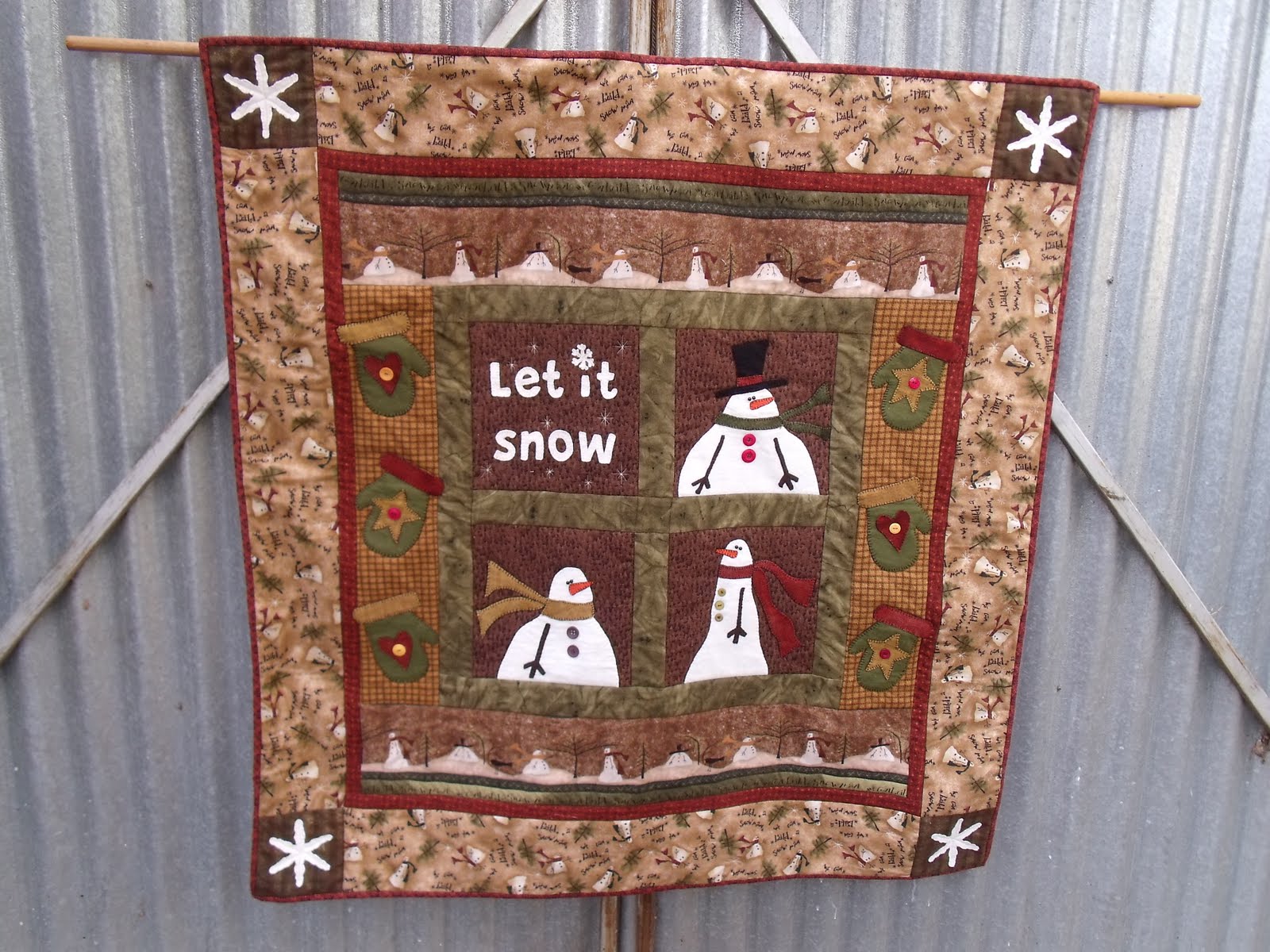 Homespun Memories: Snow Friends Let it Snow Flannel Quilt