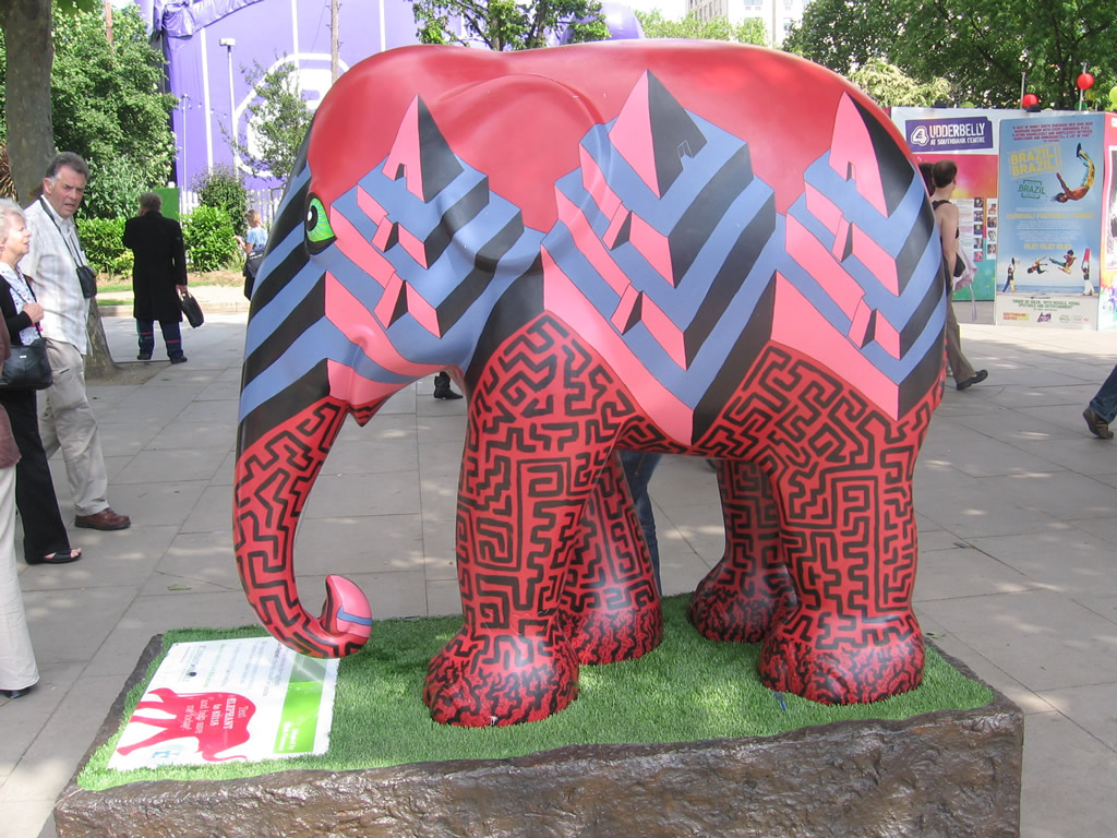The Elephant Parade in London - June 2010 - The Globe Trotter