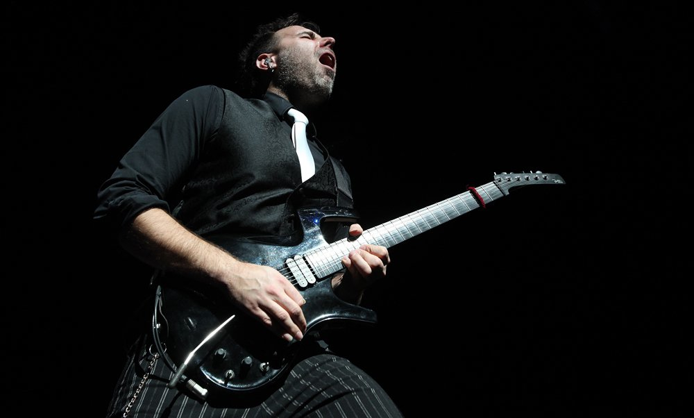 Magna Carta Recent News: Dave Martone pics on tour with Joe Satriani