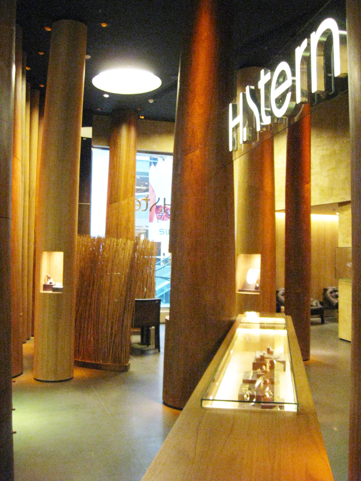 Vitrine RG: H.Stern inaugura loja-conceito no shopping Rio Design Barra