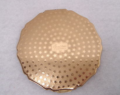 My Powder Compacts: VINTAGE STRATTON FLOWERS MOTIF