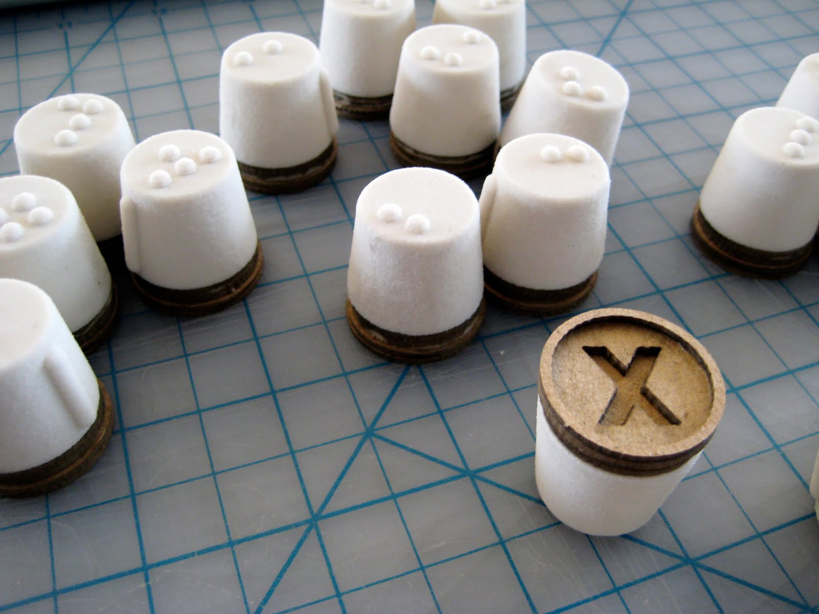 boiteaoutils: # Braille Education Ball by Danielle Pecora