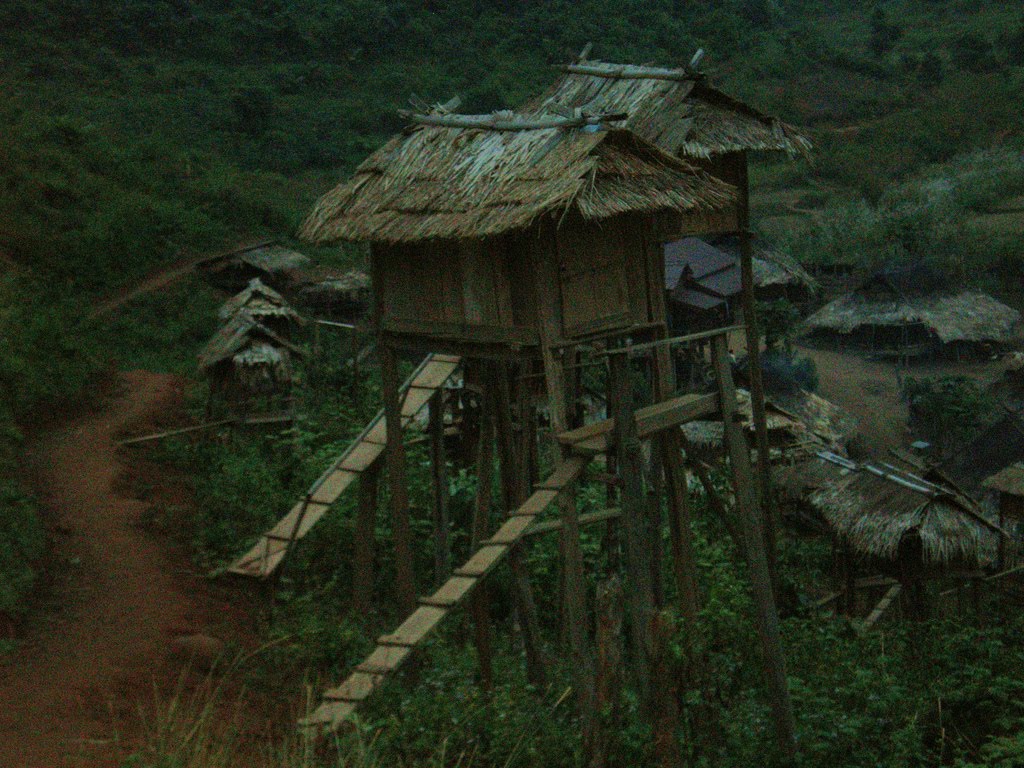 boiteaoutils: # Akha Love Huts in Laos