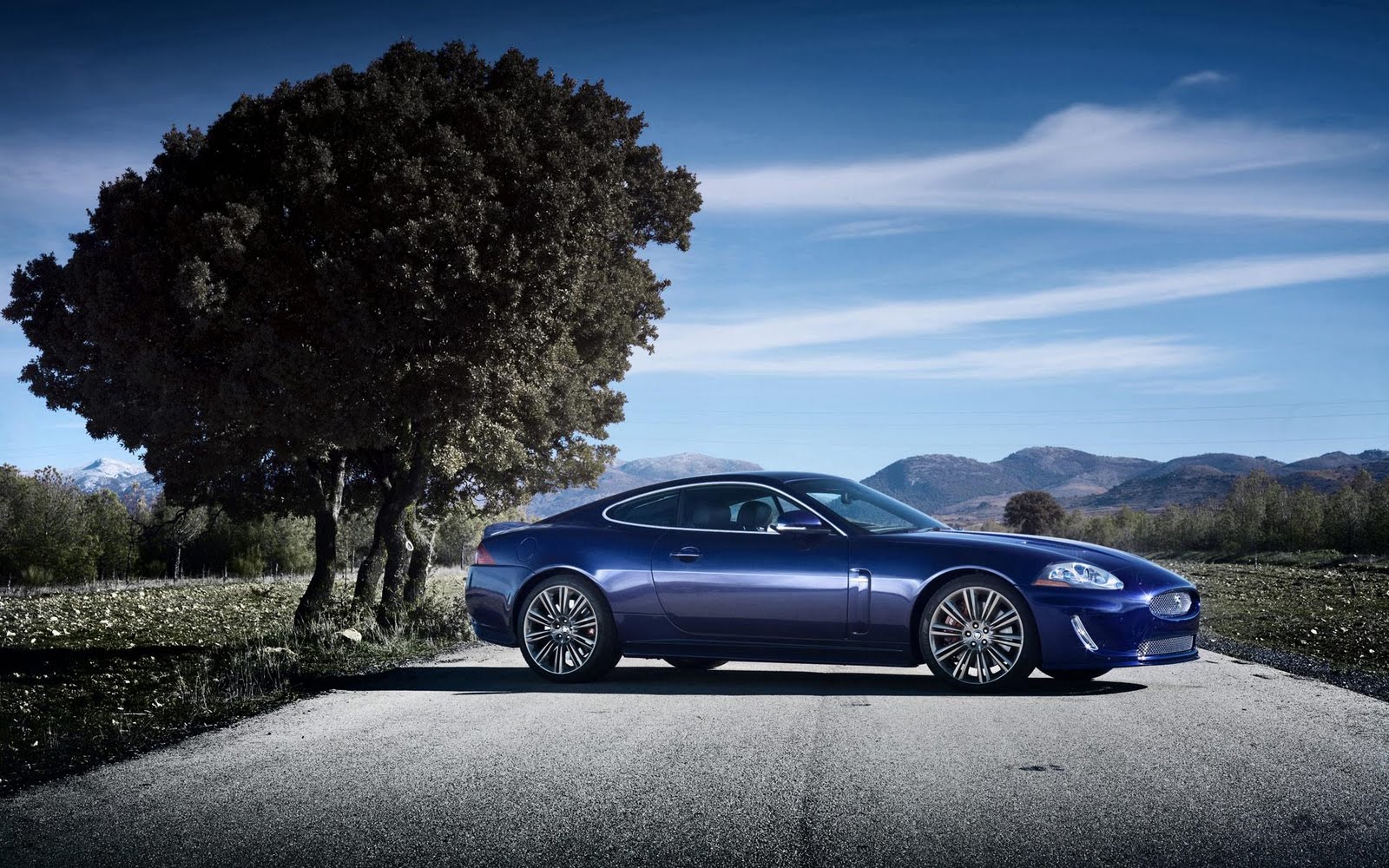 Banco de Imágenes Gratis: Automóviles de lujo (48 wallpapers muy hermosos)