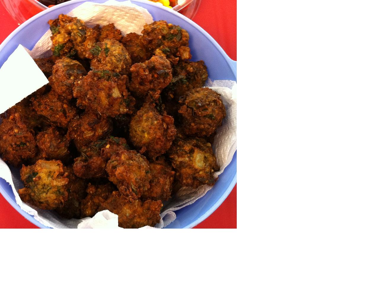 Lathika's Cooking: Pesara Punugulu