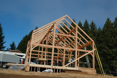 CutMyTimber: Timber Frame Raising in Oregon, USA