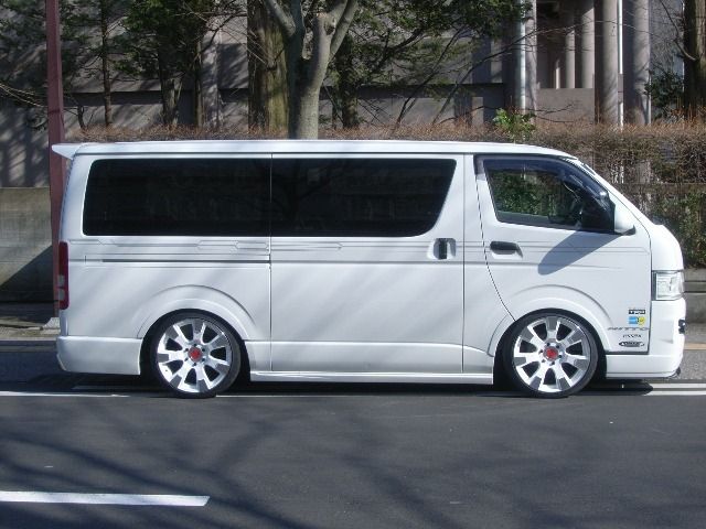 pakajunk: Toyota HiAce Custom