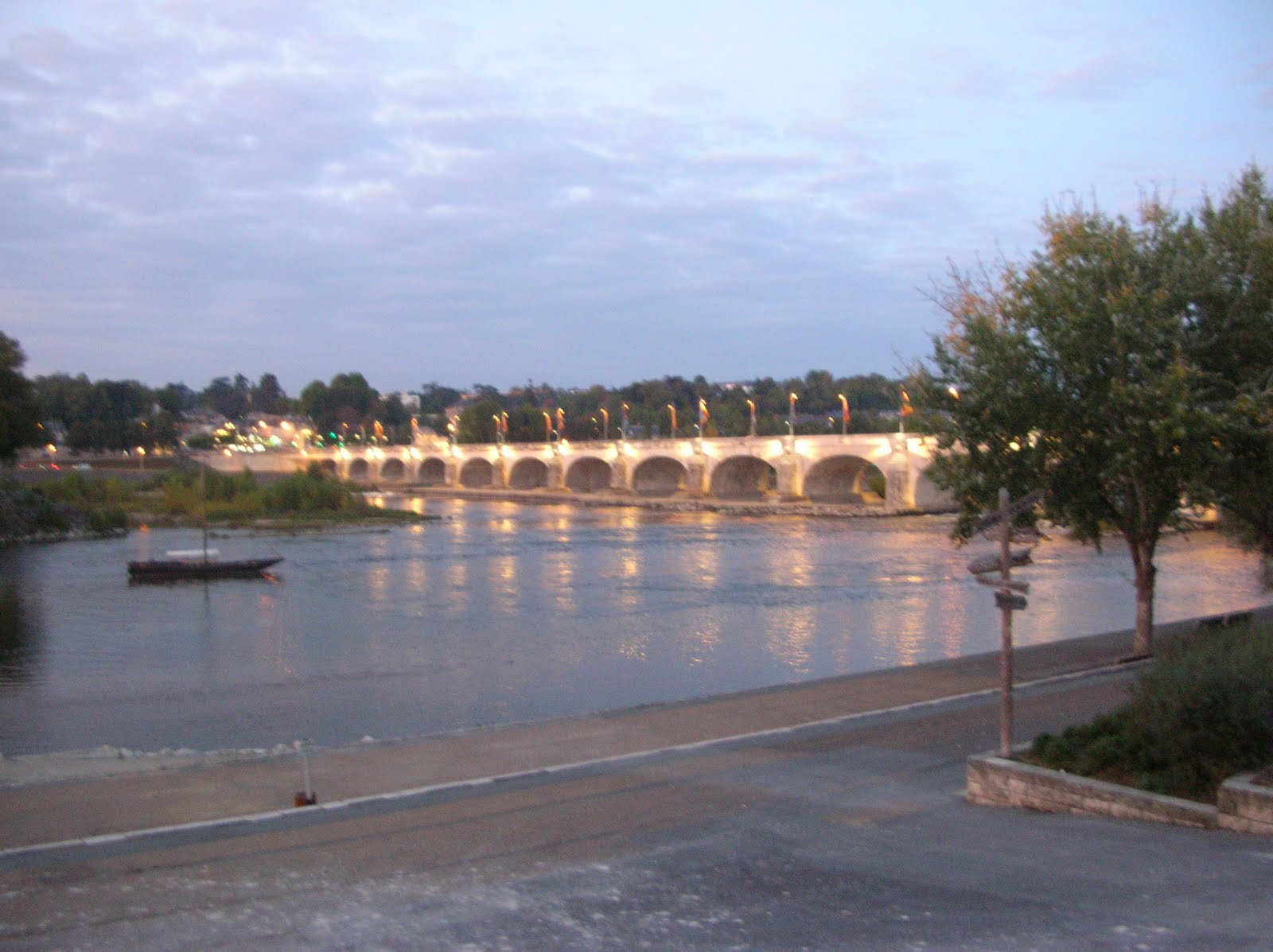 Crônicas: Visita à cidade de Tours, no vale do Loire