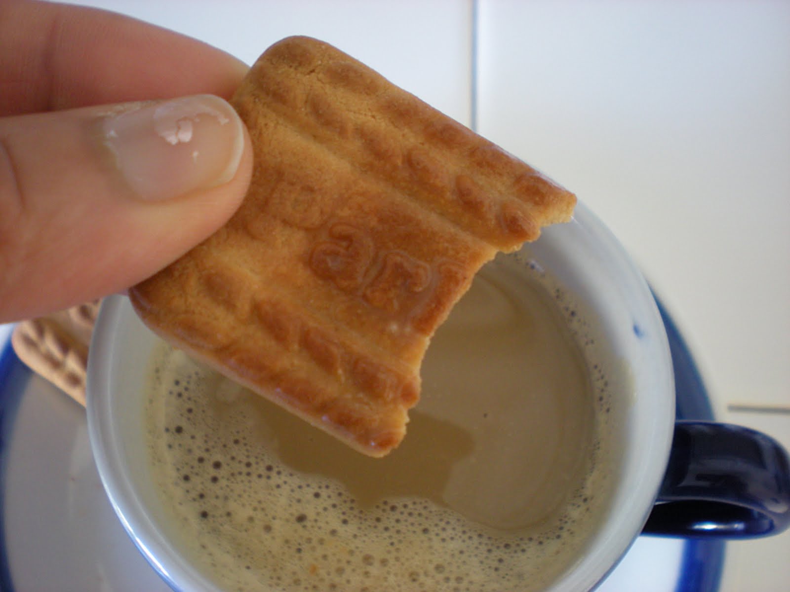 Aparna's Kitchen: Parle-G- Original Gluco Biscuits