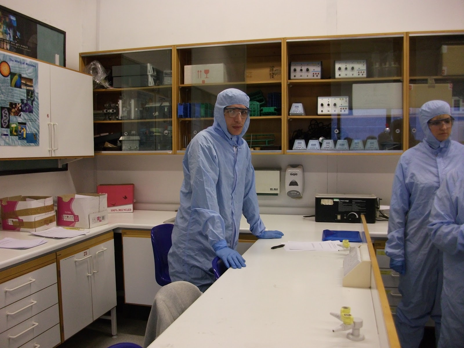 JWCSCIENCE: Clean room suits (HNC)