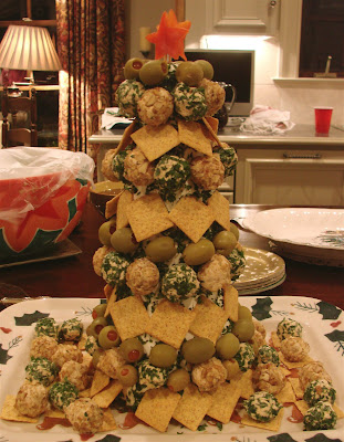 Uncommon Artistic Endeavors: Christmas Tree Cheese Appetizer