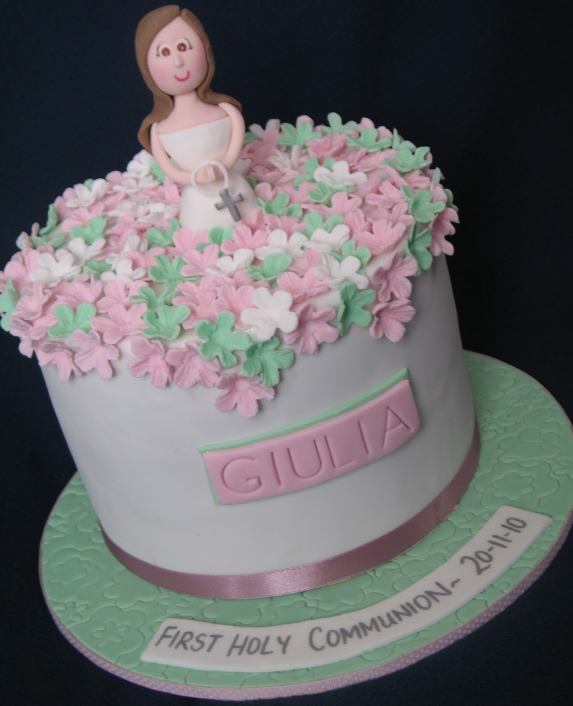 Blissfully Sweet: A Blooming Holy Communion Cake