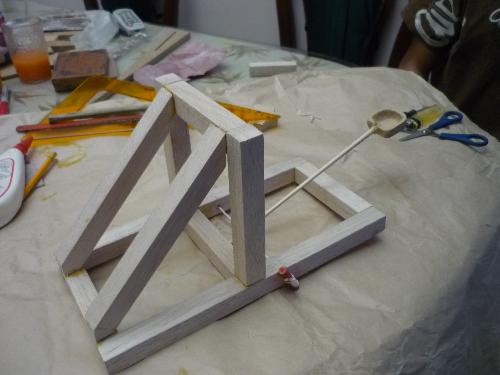 Como Hacer Una Catapulta