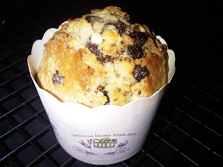 the batter baker: Amarula-intoxicated Chocolate Chip Muffins