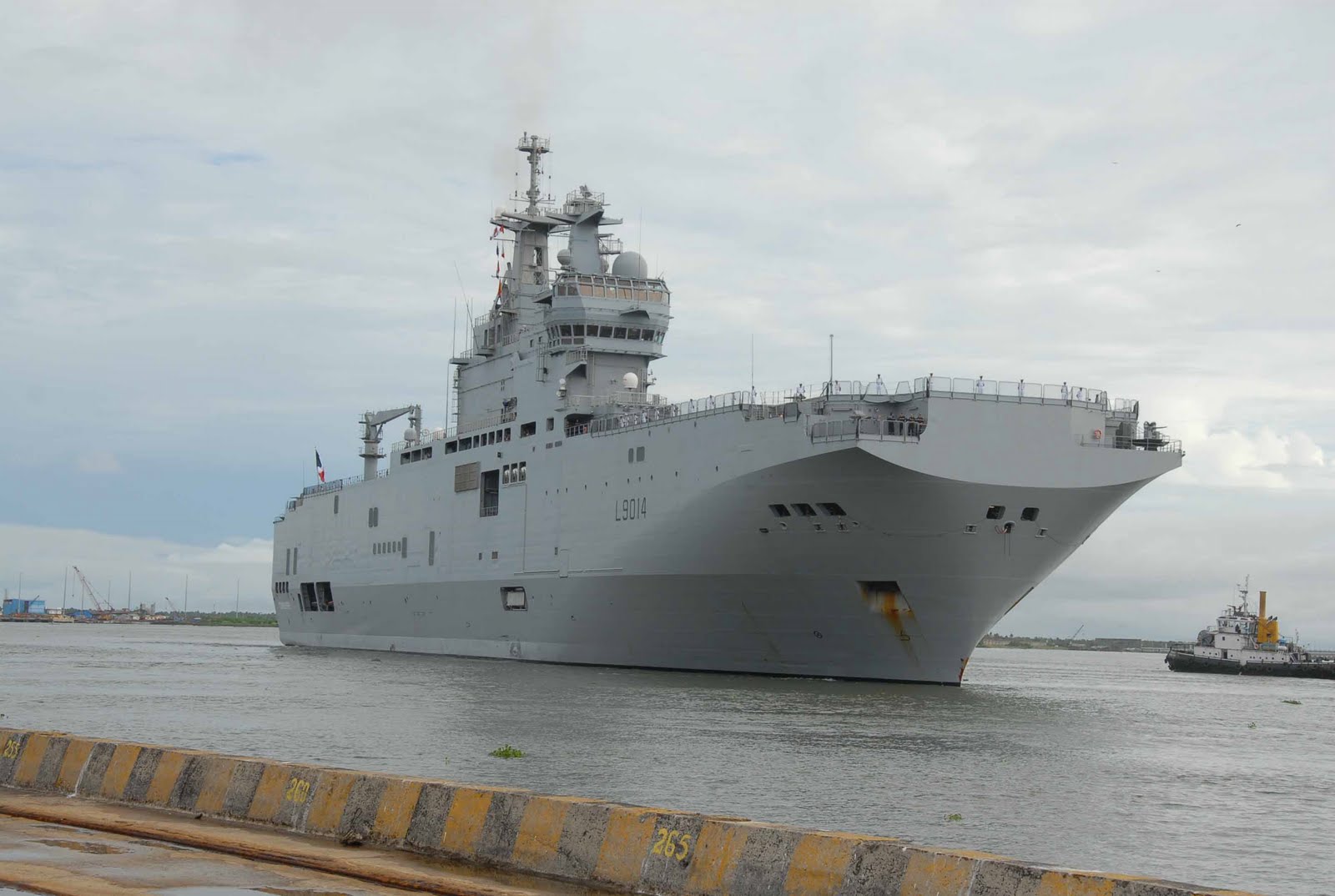 Brute Gorilla: French Naval Ship Tonnerre (Mistral Class) at Cochin