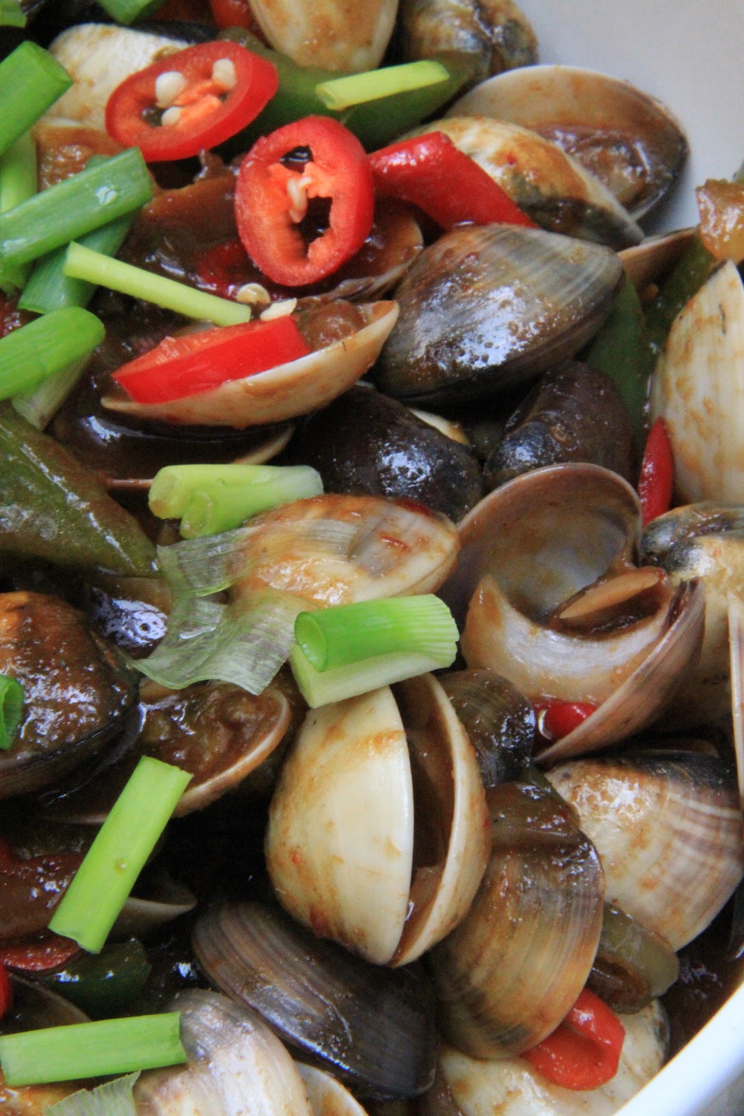 LALA HITAM MANIS - masam manis